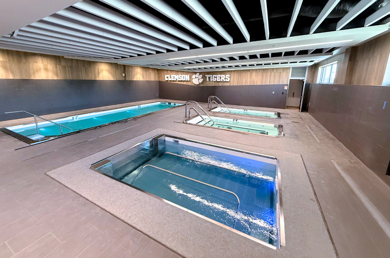 Custom Pool Solutions - HydroWorx